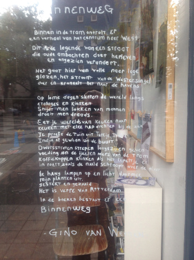 Gedicht op het raam van Leeszaal West | ZICHTBAAR ALLEEN